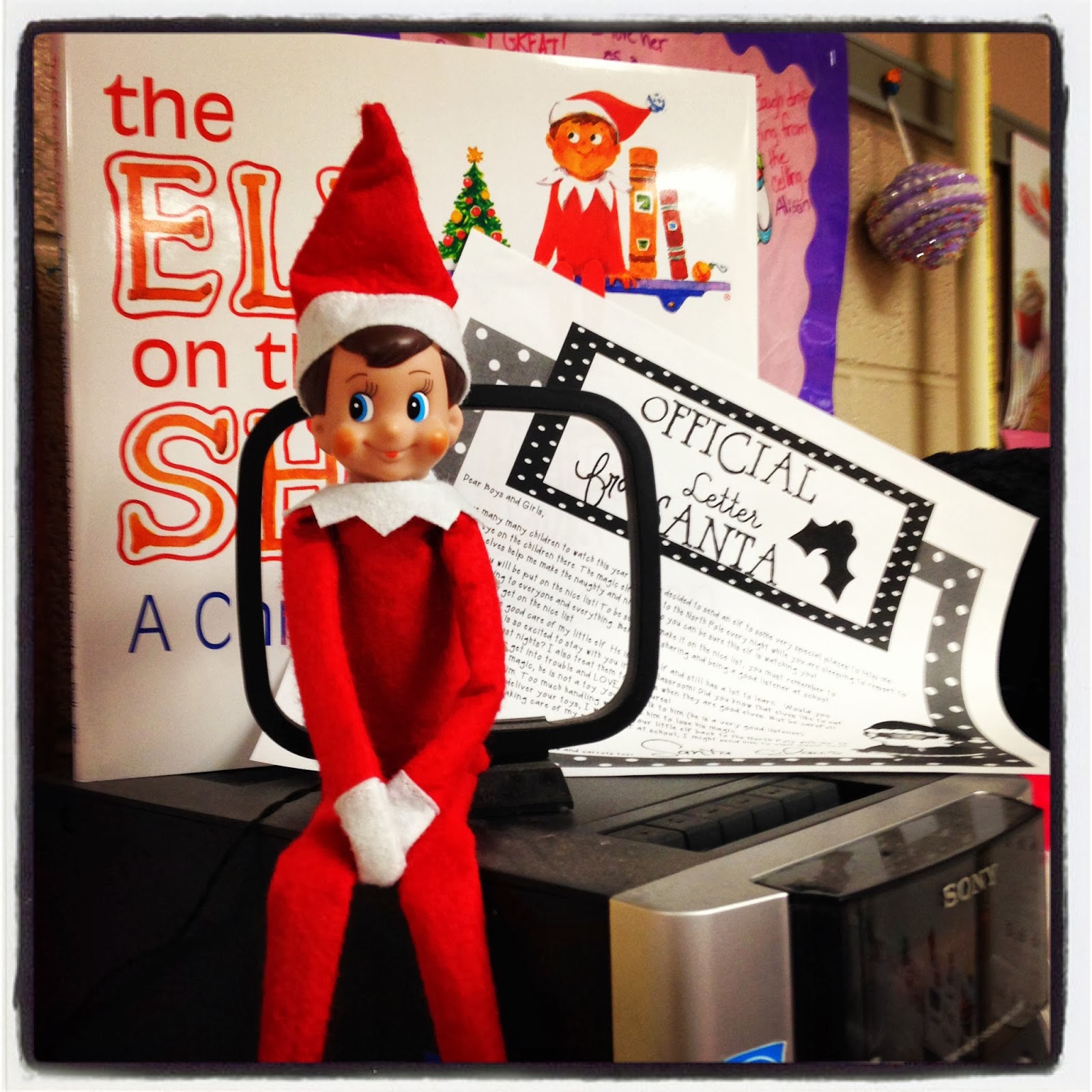 Jingle The Elf And A {FREEBIE} - Missing Tooth Grins